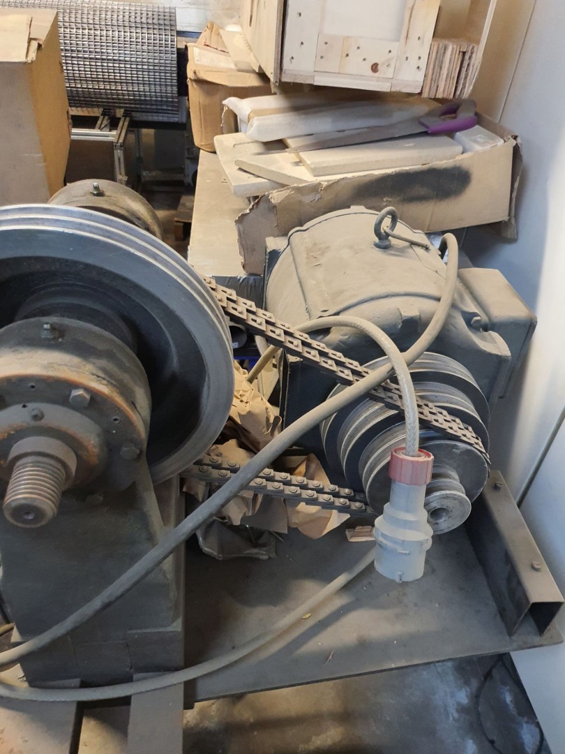 Lot 24 - Mi-Flues Ltd - Peaker Pattinson (Auctioneers) Ltd